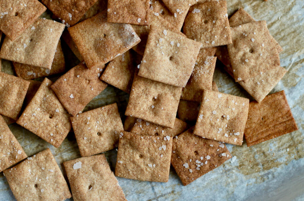 Easy Sourdough Discard Crackers Recipe - Everyday Homemade